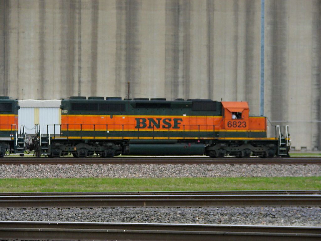 BNSF 6823